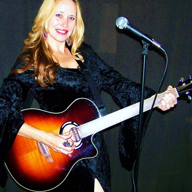 Annie Rhodes - Musician in Hammond OR - BandMix.com