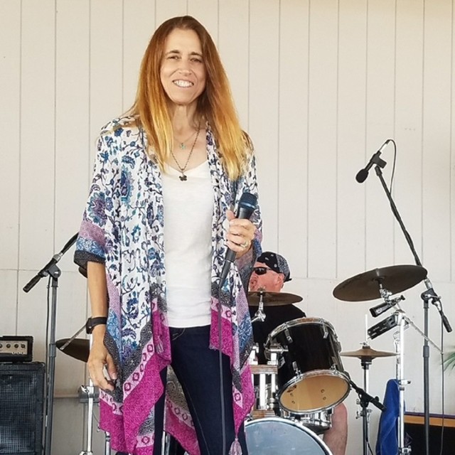 Lizzz - Musician in Deering NH - BandMix.com