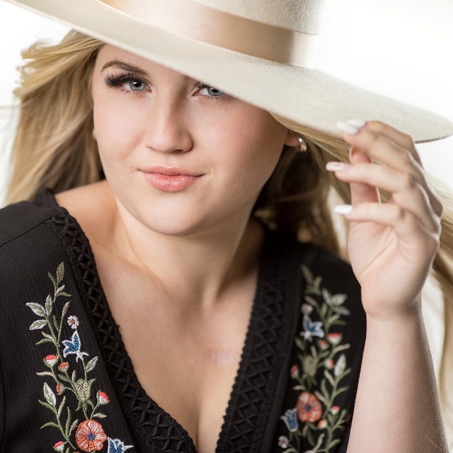 Lilly Moss - Musician in Bethlehem PA - BandMix.com