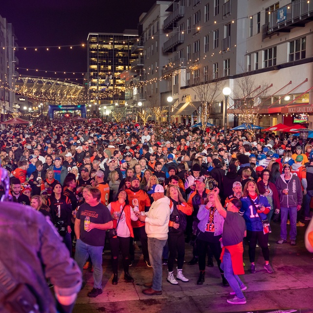 Vinyl Countdown - Band in Cincinnati OH - BandMix.com