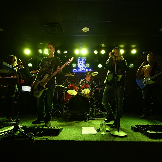 OFF TOPIC - Band in South Bend IN - BandMix.com