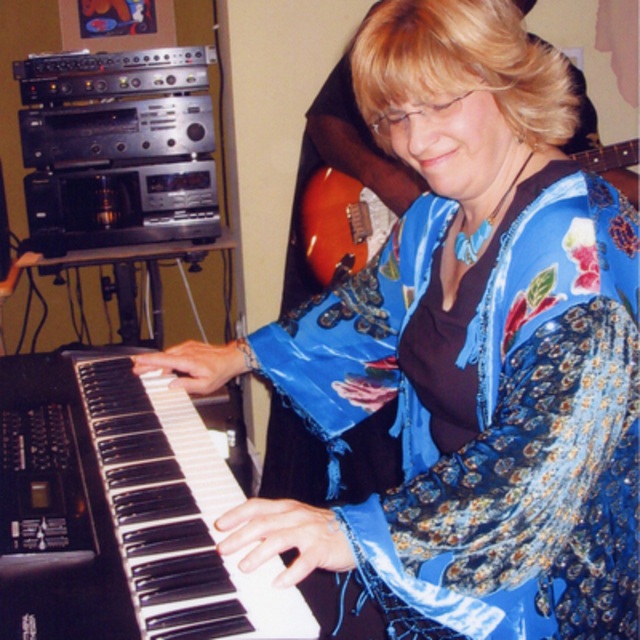 Ivory Blue - Musician in Grayson GA - BandMix.com